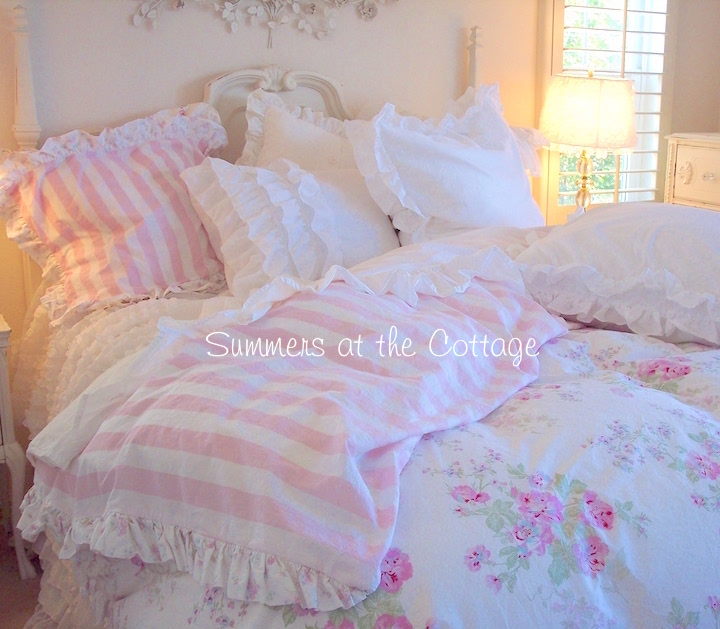 PINK VINTAGE ROSE BLOSSOMS COLLECTION RUFFLED DUVET SET